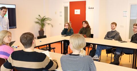 Training, workshops and groups